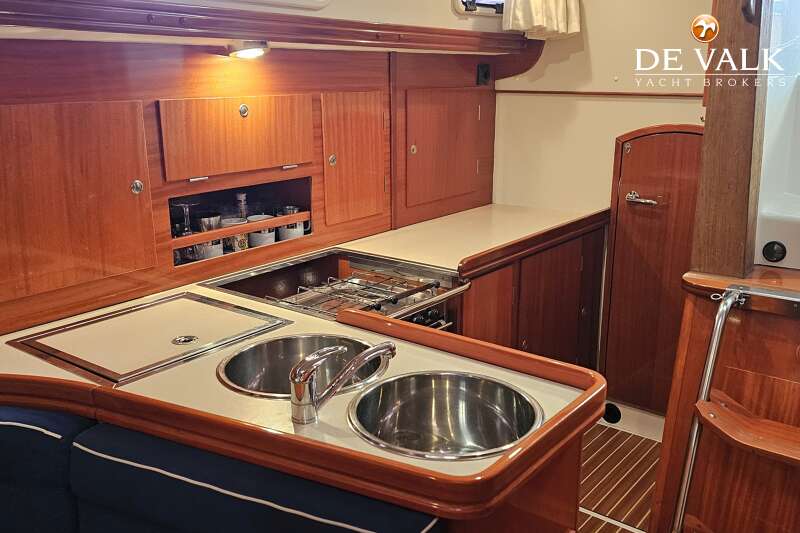 HANSE 371 sailing yacht for sale | De Valk Yacht broker