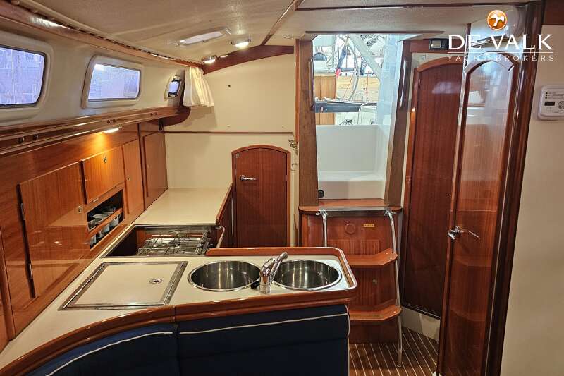 HANSE 371 sailing yacht for sale | De Valk Yacht broker