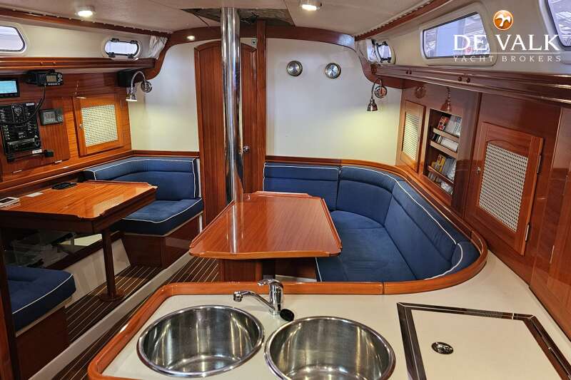 HANSE 371 sailing yacht for sale | De Valk Yacht broker