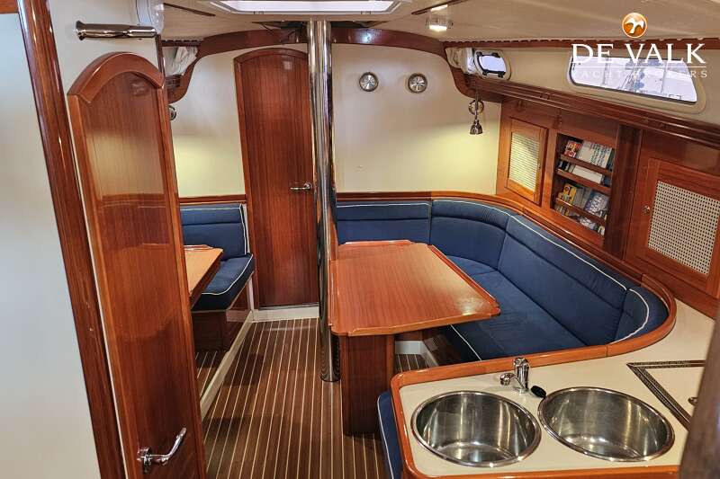 HANSE 371 sailing yacht for sale | De Valk Yacht broker