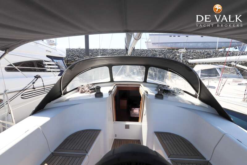 HANSE 375 sailing yacht for sale | De Valk Yacht broker