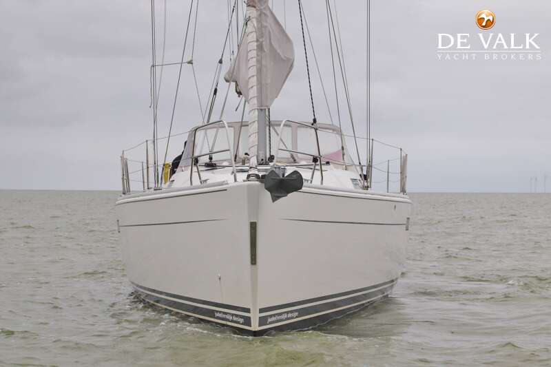 HANSE 400 sailing yacht for sale | De Valk Yacht broker