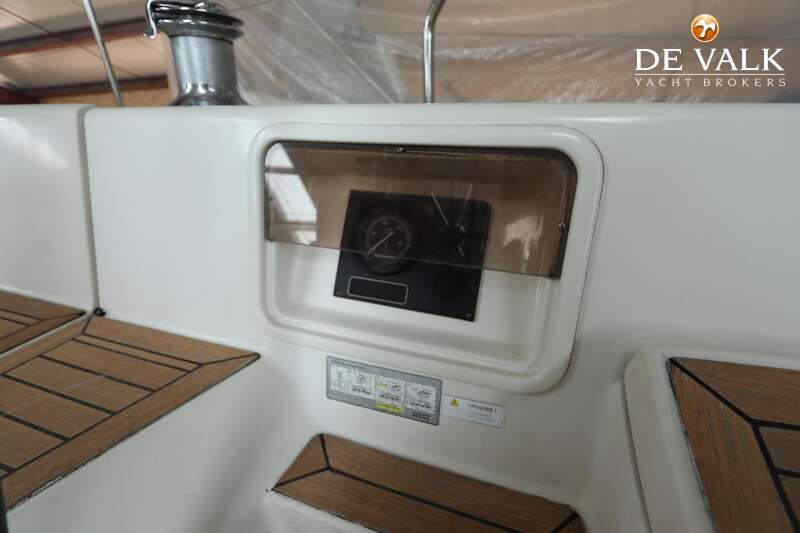 HANSE 401 sailing yacht for sale | De Valk Yacht broker