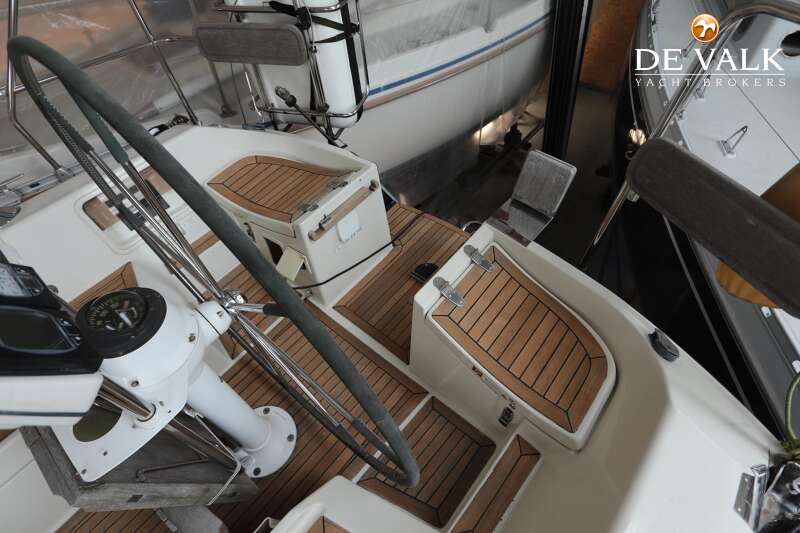 HANSE 401 sailing yacht for sale | De Valk Yacht broker