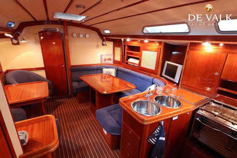 HANSE 401 sailing yacht for sale | De Valk Yacht broker