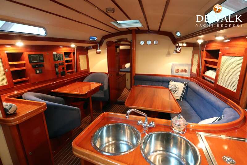 HANSE 401 sailing yacht for sale | De Valk Yacht broker