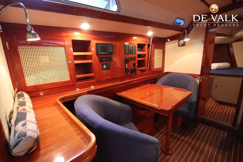 HANSE 401 sailing yacht for sale | De Valk Yacht broker