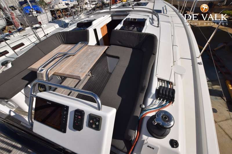 HANSE 455 sailing yacht for sale | De Valk Yacht broker