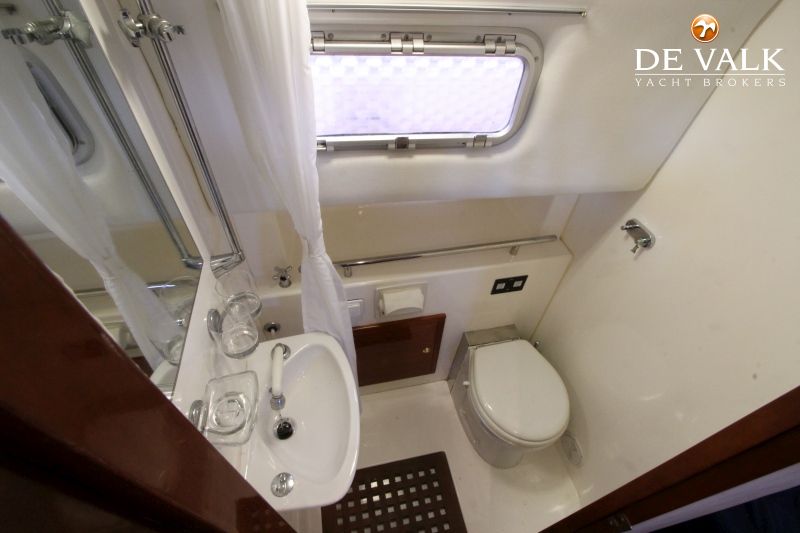 HARDY 36 motor yacht for sale | De Valk Yacht Brokers