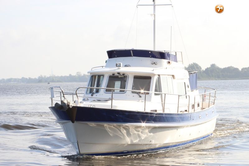 HARDY 36 motor yacht for sale | De Valk Yacht Brokers