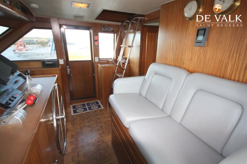 HATTERAS 70 MY motor yacht for sale | De Valk Yacht Brokers