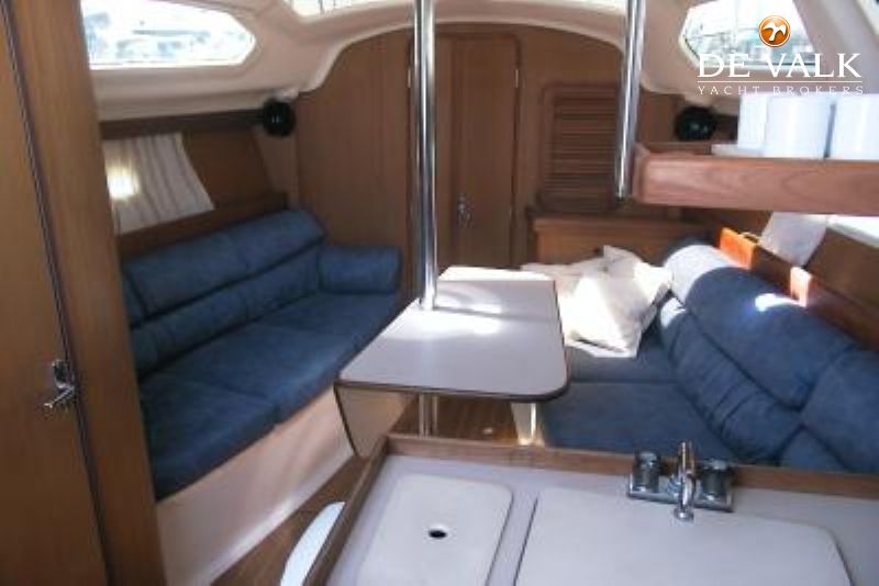 HUNTER 310 sailing yacht for sale | De Valk Yacht Brokers