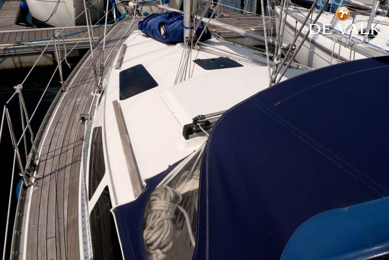 HUNTER 35.5 sailing yacht for sale | De Valk Yacht Brokers