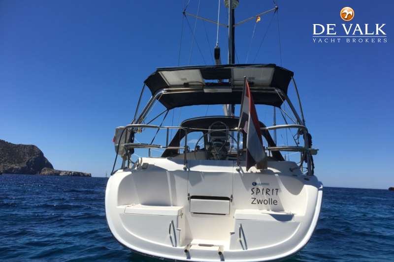 HUNTER 356 sailing yacht for sale | De Valk Yacht broker