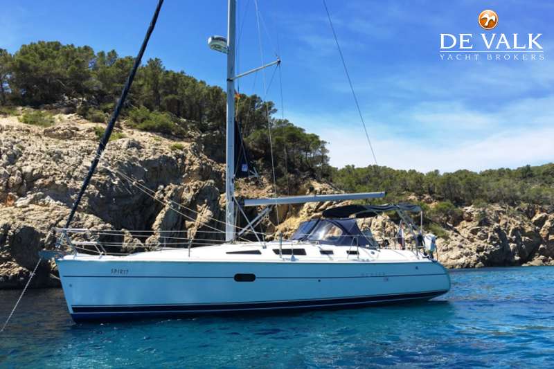 HUNTER 356 sailing yacht for sale | De Valk Yacht broker