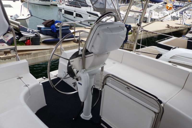 HUNTER 356 sailing yacht for sale | De Valk Yacht broker