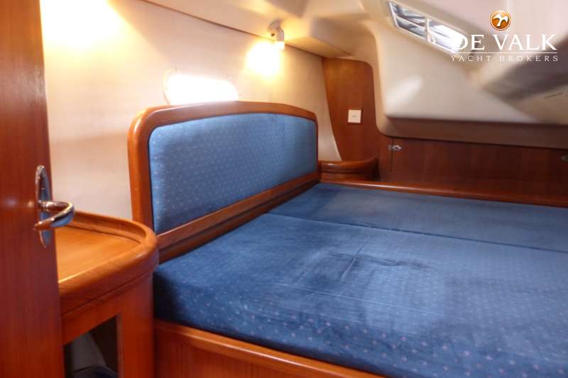 HUNTER 356 sailing yacht for sale | De Valk Yacht broker