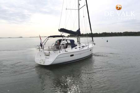HUNTER 36 LEGEND sailing yacht for sale | De Valk Yacht broker