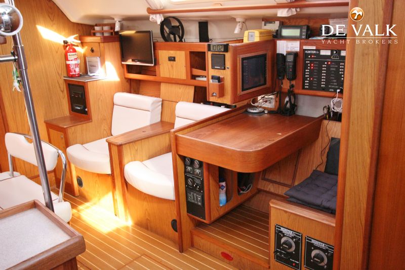 HUNTER 460 sailing yacht for sale | De Valk Yacht Brokers