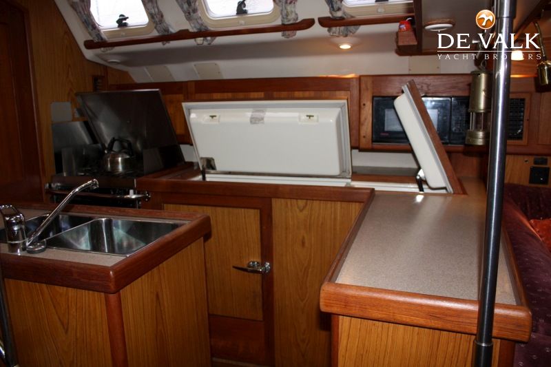 HUNTER 460 sailing yacht for sale | De Valk Yacht Brokers