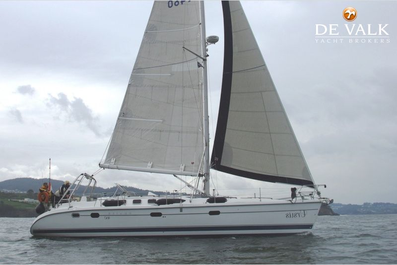 HUNTER 460 sailing yacht for sale | De Valk Yacht Brokers