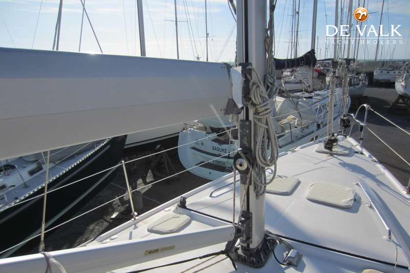 HUNTER 49 sailing yacht for sale | De Valk Yacht broker