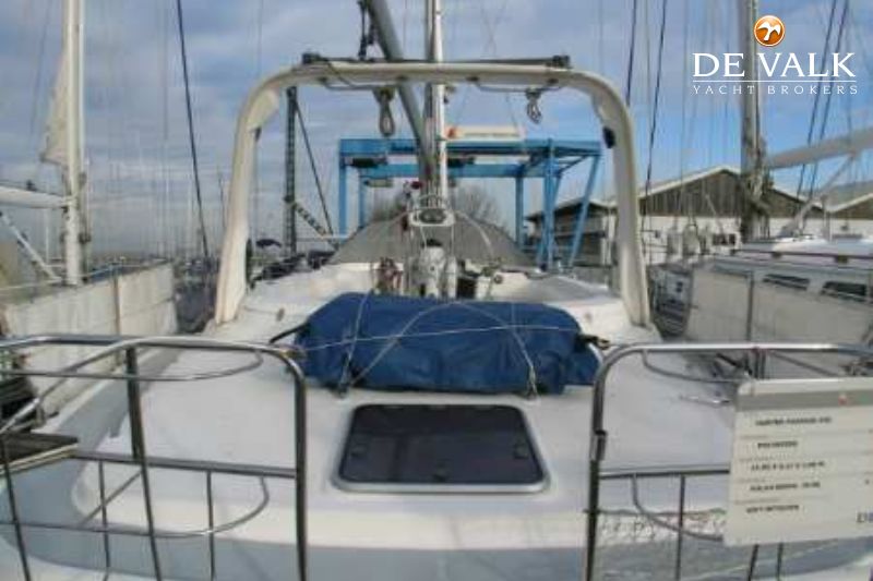 HUNTER PASSAGE 450 sailing yacht for sale | De Valk Yacht Brokers