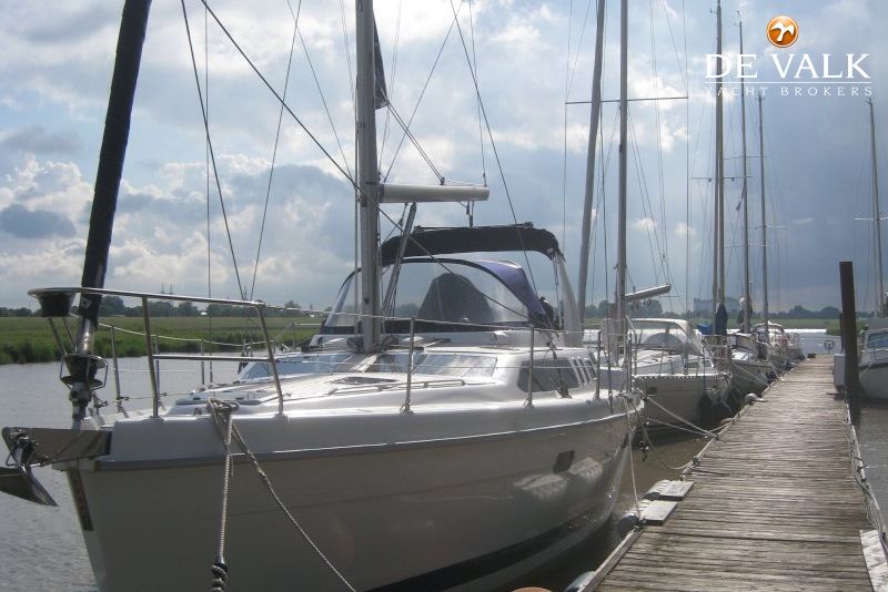 HUNTER PASSAGE 450 sailing yacht for sale | De Valk Yacht Brokers