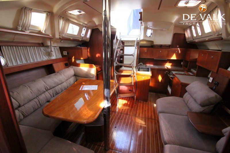 HUNTER PASSAGE 450 sailing yacht for sale | De Valk Yacht Brokers