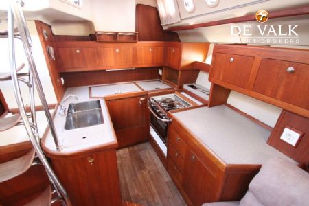 HUNTER PASSAGE 450 sailing yacht for sale | De Valk Yacht broker