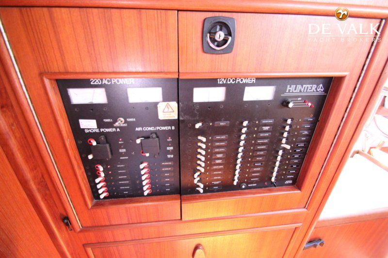 HUNTER PASSAGE 450 sailing yacht for sale | De Valk Yacht Brokers