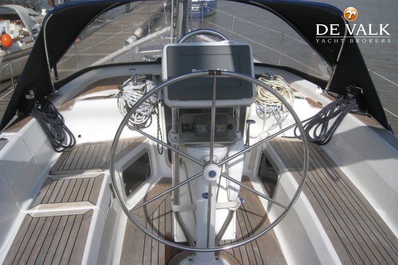 HUNTER PASSAGE 450 sailing yacht for sale | De Valk Yacht Brokers