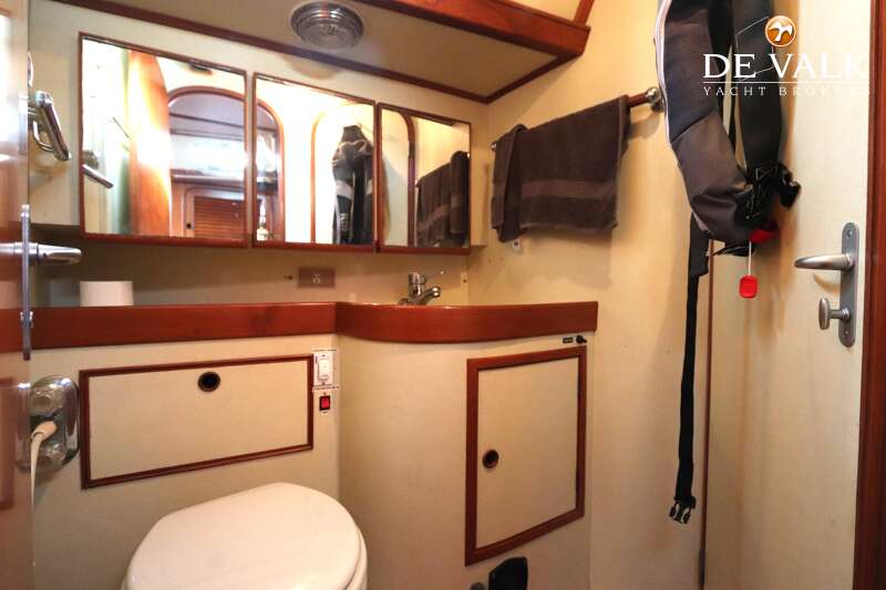 HYLAS 44 sailing yacht for sale | De Valk Yacht broker