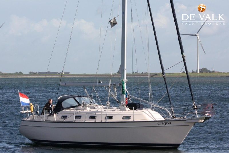 ISLAND PACKET 370 sailing yacht for sale | De Valk Yacht Brokers