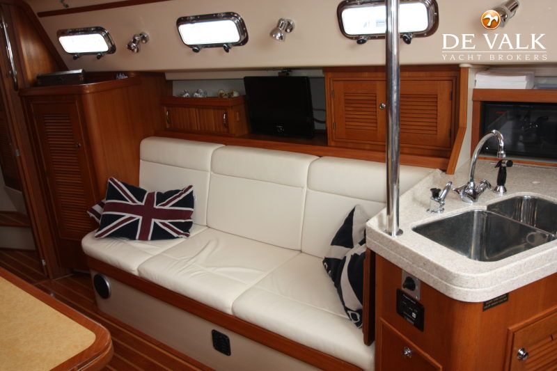 ISLAND PACKET 370 sailing yacht for sale | De Valk Yacht Brokers