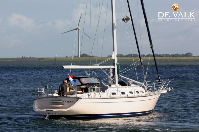 ISLAND PACKET 370 sailing yacht for sale | De Valk Yacht Brokers