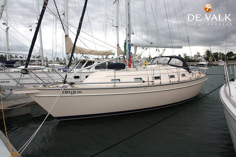 ISLAND PACKET 370 sailing yacht for sale | De Valk Yacht Brokers