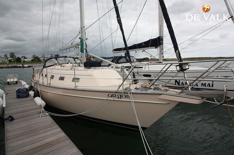 ISLAND PACKET 370 sailing yacht for sale | De Valk Yacht Brokers