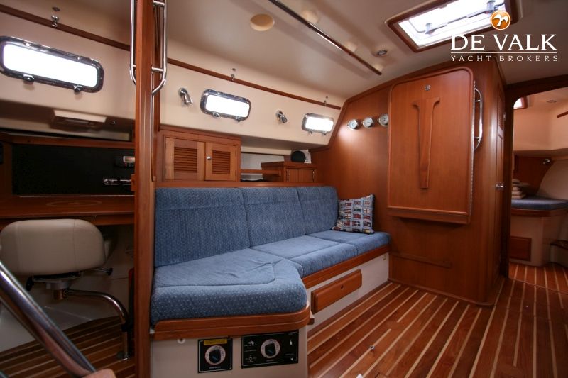 ISLAND PACKET 370 sailing yacht for sale | De Valk Yacht Brokers