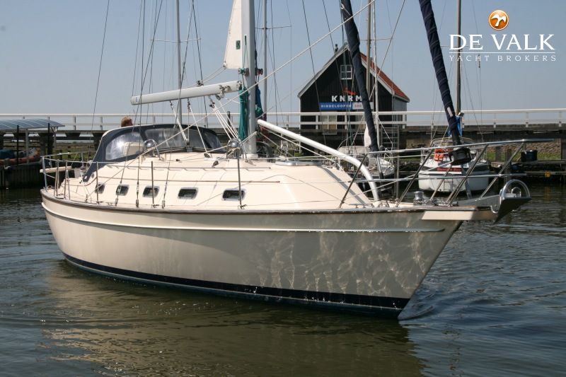ISLAND PACKET 370 sailing yacht for sale | De Valk Yacht Brokers