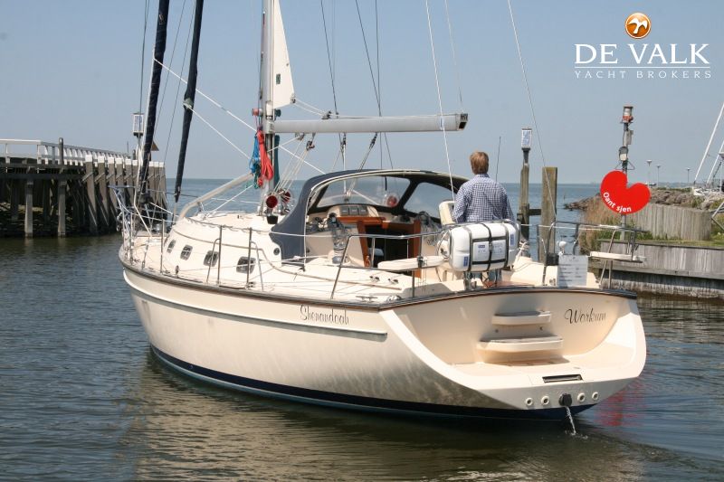 ISLAND PACKET 370 sailing yacht for sale | De Valk Yacht Brokers