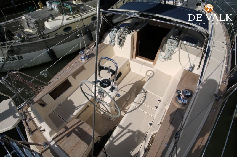 ISLAND PACKET 380 sailing yacht for sale | De Valk Yacht Brokers