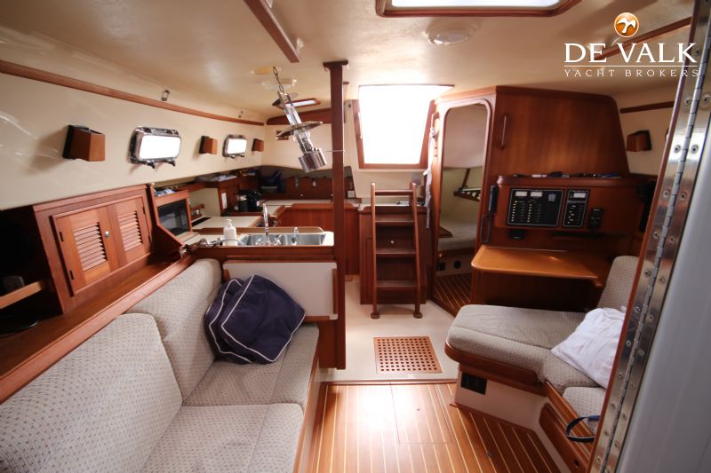 ISLAND PACKET 380 sailing yacht for sale | De Valk Yacht Brokers