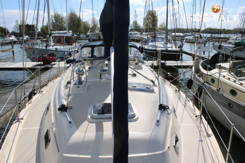 ISLAND PACKET 380 sailing yacht for sale | De Valk Yacht Brokers