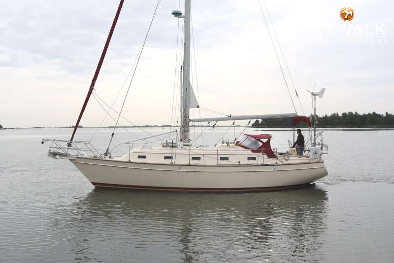 ISLAND PACKET 380 sailing yacht for sale | De Valk Yacht broker