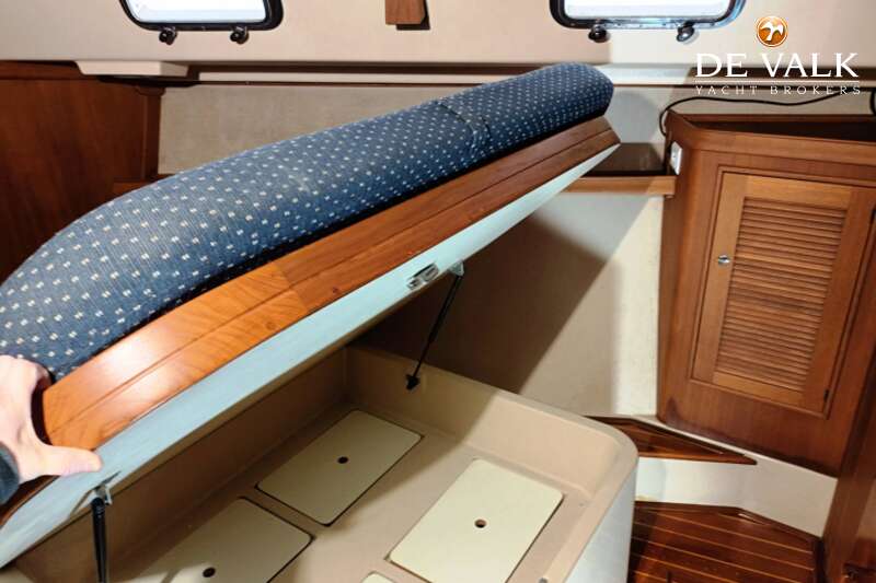 ISLAND PACKET 420 sailing yacht for sale | De Valk Yacht broker