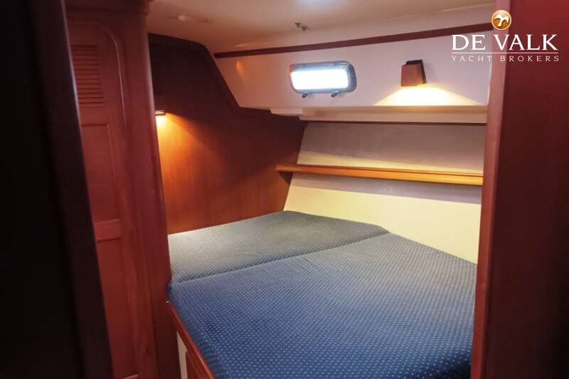 ISLAND PACKET 420 sailing yacht for sale | De Valk Yacht broker