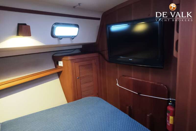 ISLAND PACKET 420 sailing yacht for sale | De Valk Yacht broker