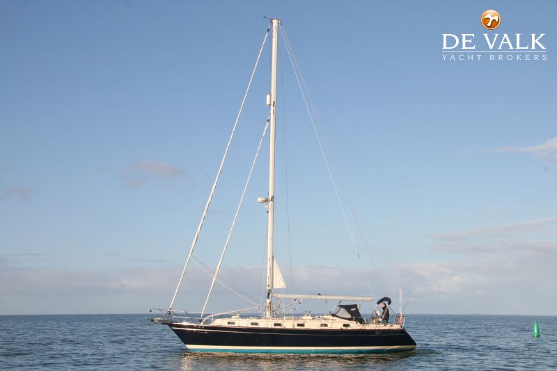 ISLAND PACKET 440 sailing yacht for sale | De Valk Yacht Brokers