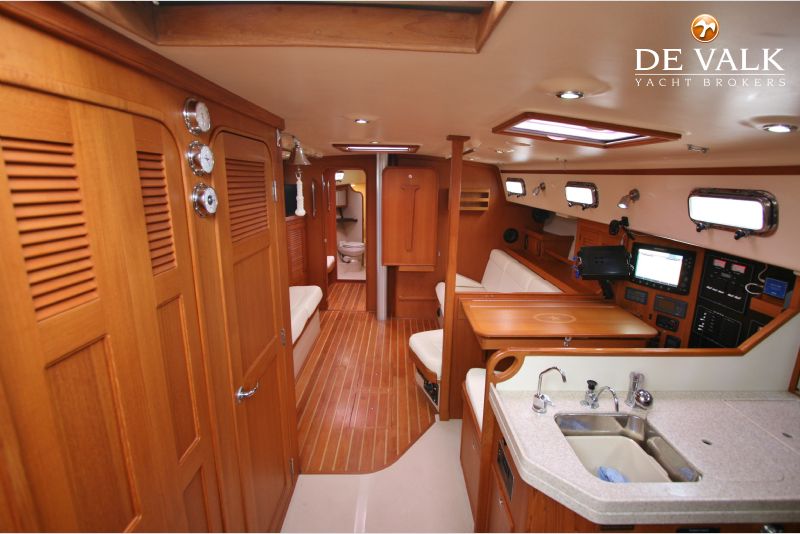 ISLAND PACKET 440 sailing yacht for sale | De Valk Yacht Brokers